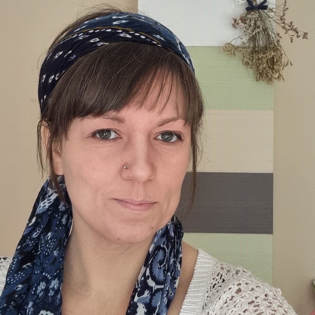 Steph headshot Cropped - Literature Wales